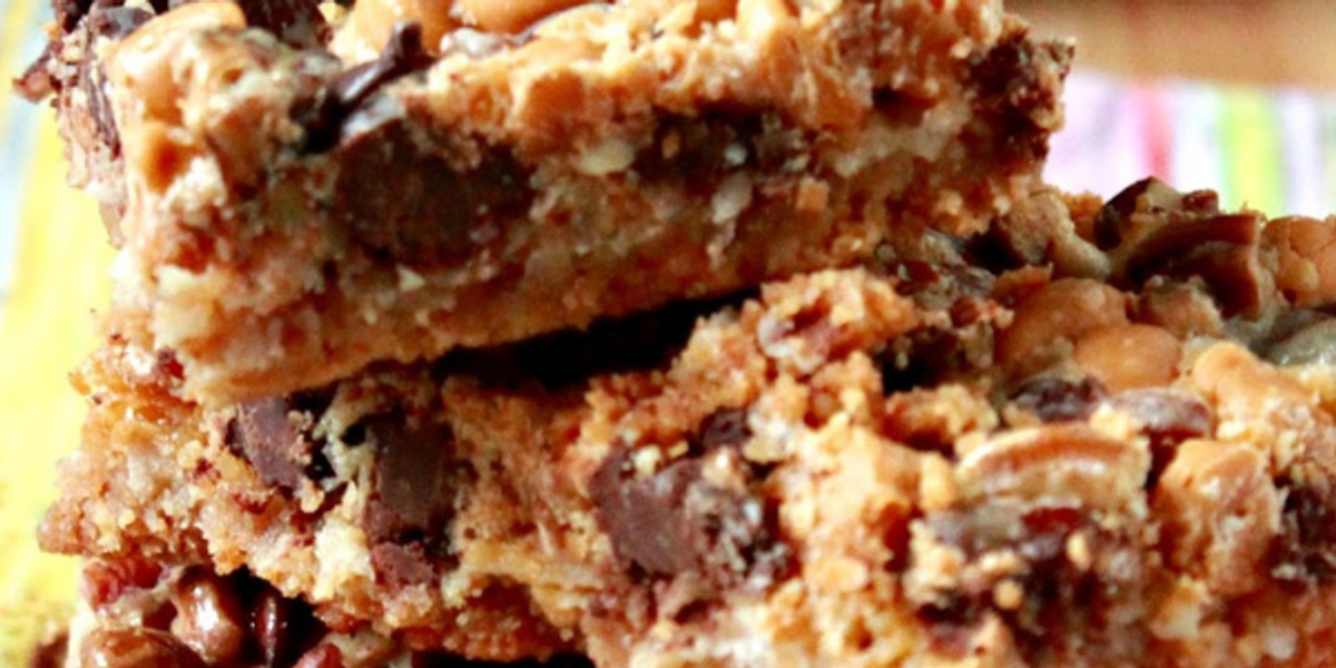 Hello Dolly Bars - My Recipe Magic