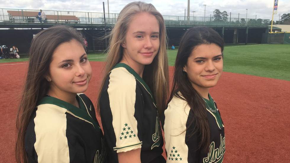 Santa Fe softball team honors victims with new addition to uniform ...