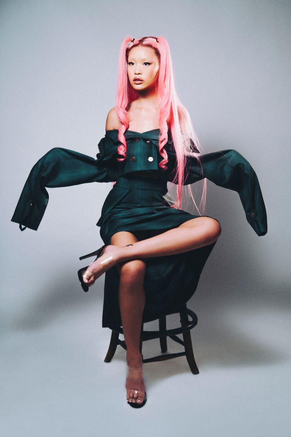 Meet Instagram Pink-Haired Instagram Model Chinqpink - PAPER Magazine