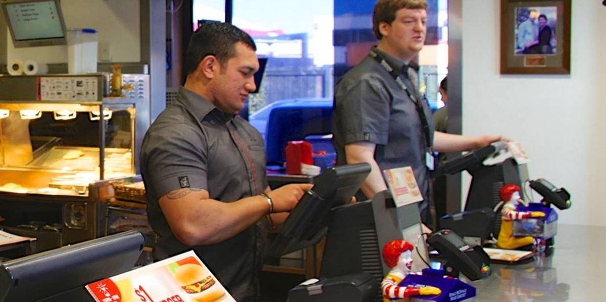 This debate over the minimum-wage is going viral after a blunt ...