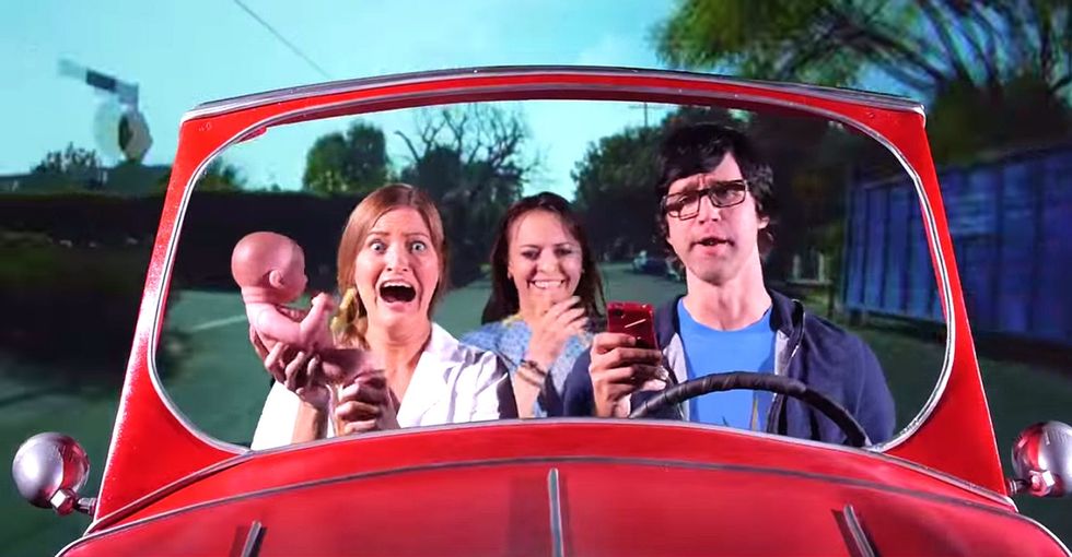 All The Not-So-Normal, Crazy Things People Do While Driving, In One ...