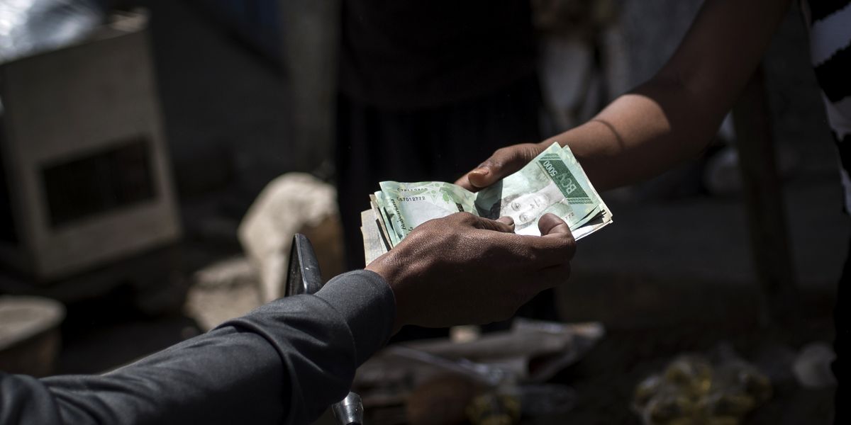 In Venezuela, Women Are Selling Their Hair to Survive - PAPER Magazine