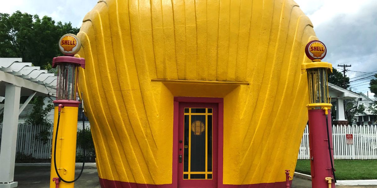 The last shell-shaped Shell station is preserved in North Carolina - It ...