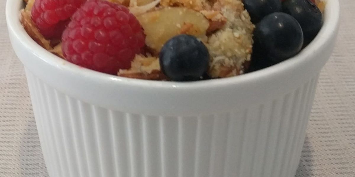 Keto Mixed Berry Crumble - My Recipe Magic
