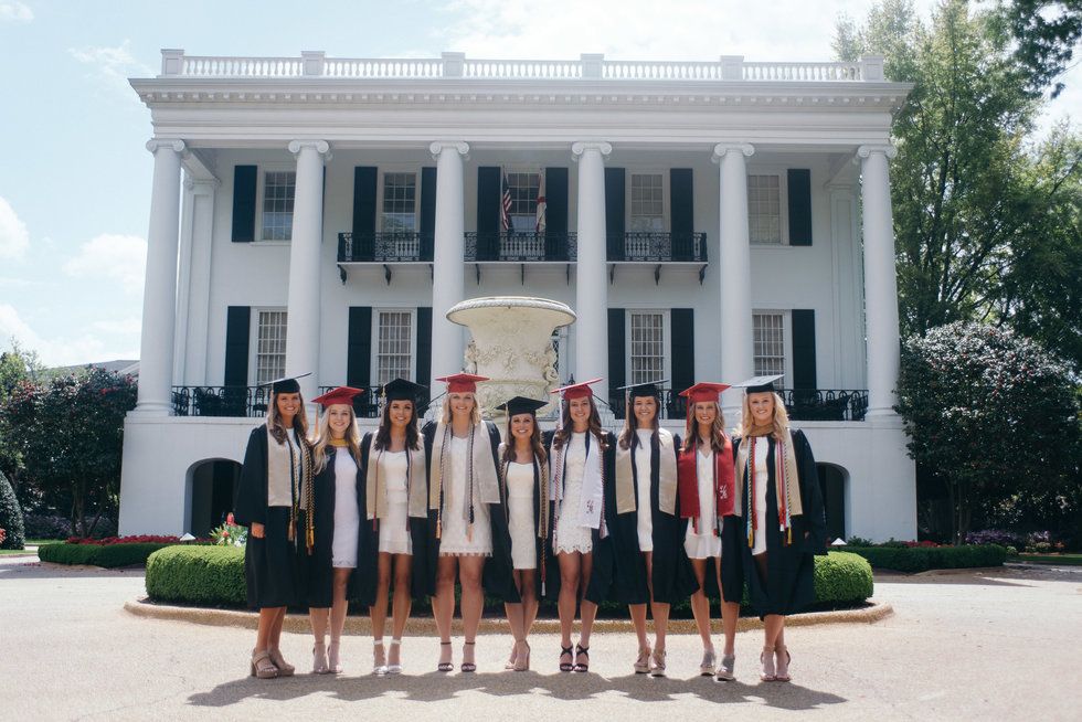 25 Graduation Cap Decoration Ideas For Disney Lovers