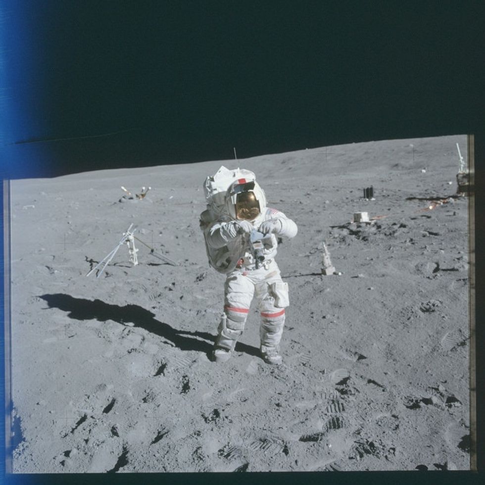 Over 8,000 photos taken by astronauts going to the moon just dropped ...