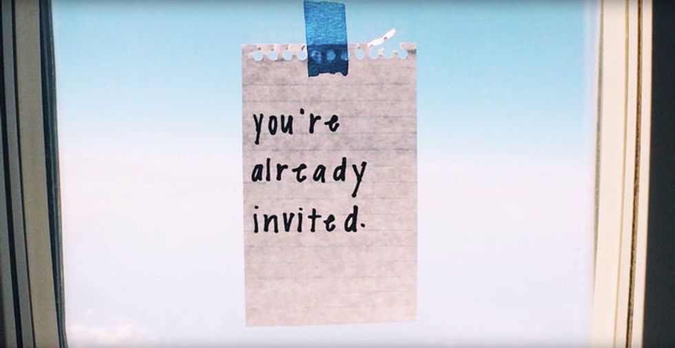 A flight attendant began sharing 'pick-me-up' notes with passengers to ...