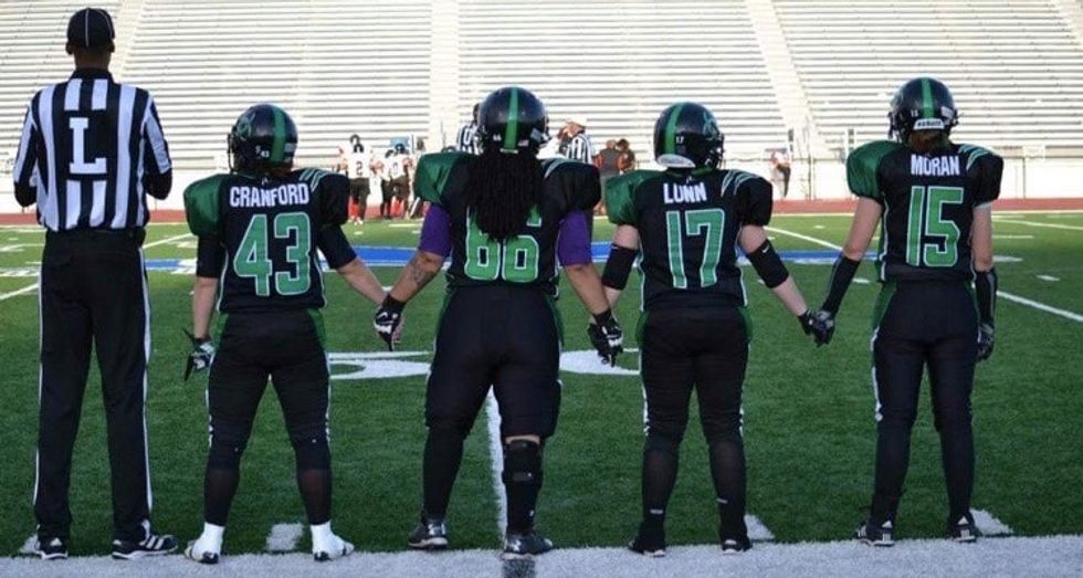 These 7 women prove tackle football isn’t just for men. - Upworthy