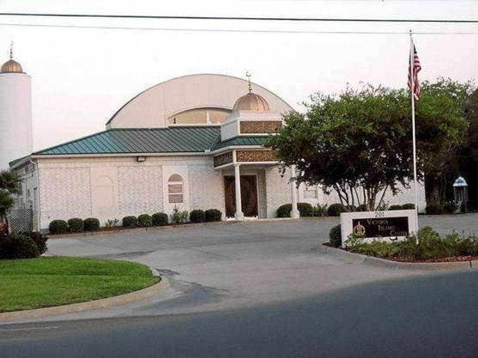 When a Texas mosque burned down, a local synagogue took in the ...