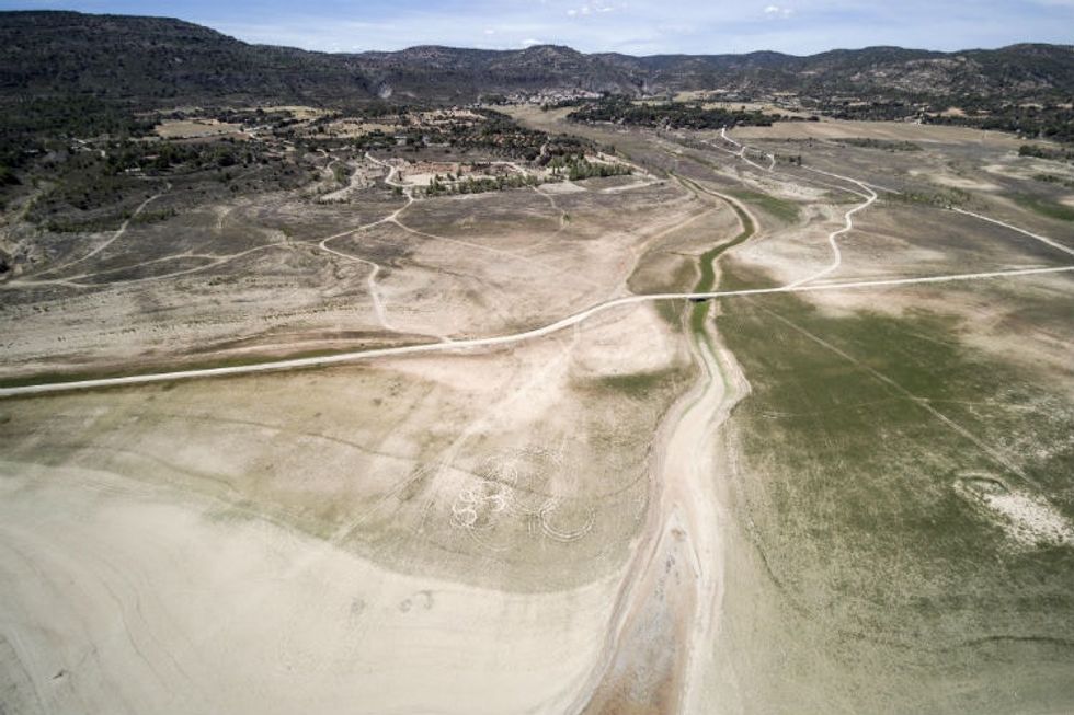 16 terrifying pics of Spain's growing desert you should show a climate ...
