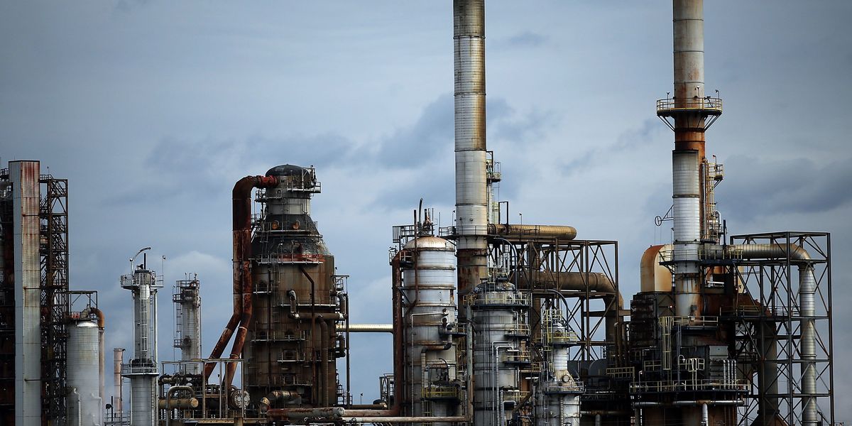 Fire leads to massive explosion at Philadelphia oil refinery - TheBlaze Fire leads to massive explosion at Philadelphia oil refinery - TheBlaze