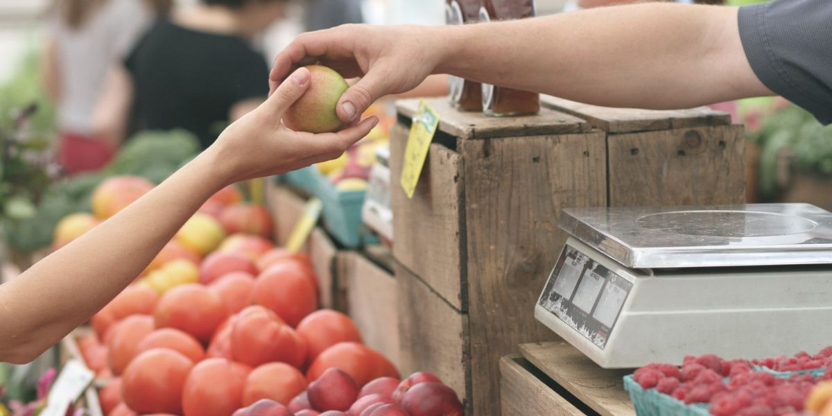 Viral stories of people helping strangers pay for groceries are ...