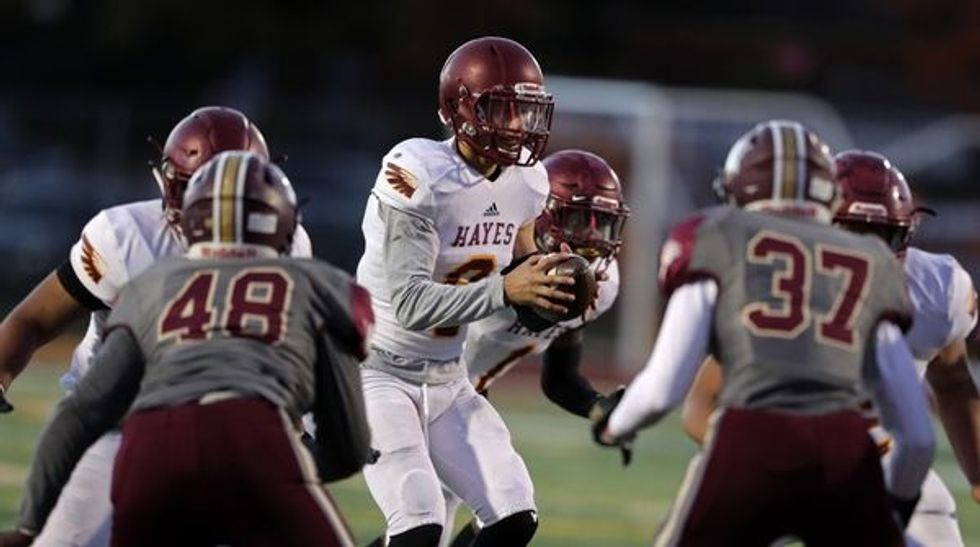 "Forget about it!" Cy Lakes gets DI move-in from the Bronx - VYPE