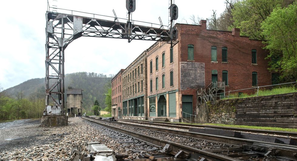 This ghost town is now a National Park with stunning scenery, hiking ...