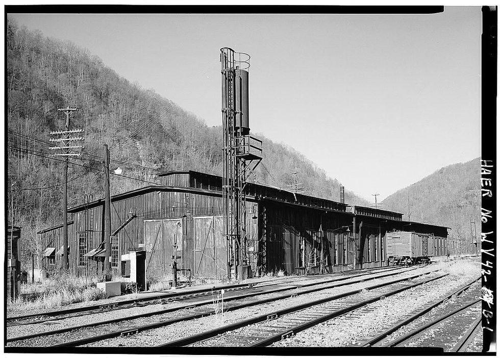 This ghost town is now a National Park with stunning scenery, hiking ...