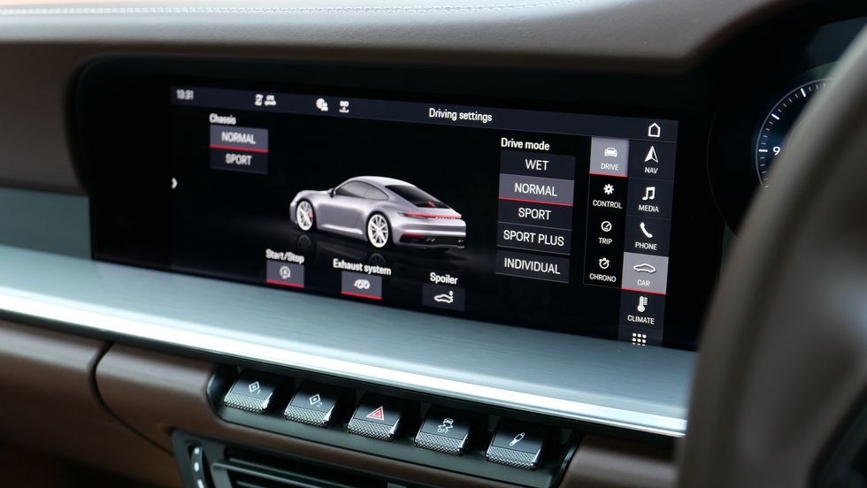 2019 Porsche 911: Infotainment and car technology review - Gearbrain