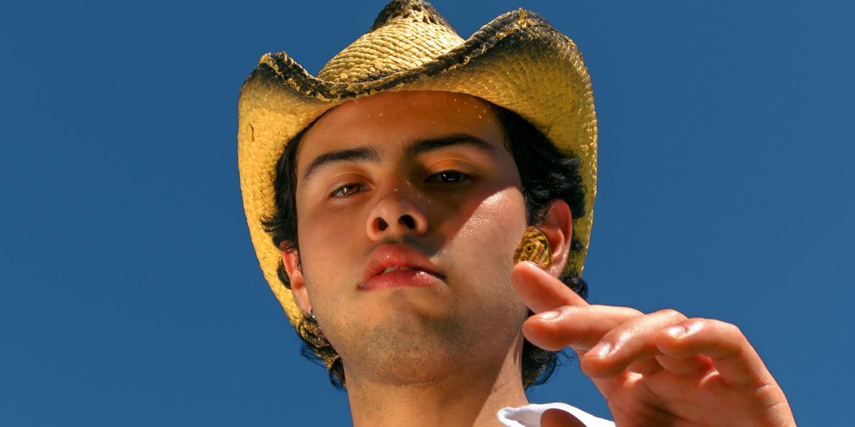 Manchado Debuts Mesmerizing Video for 'Courageous' - PAPER Magazine