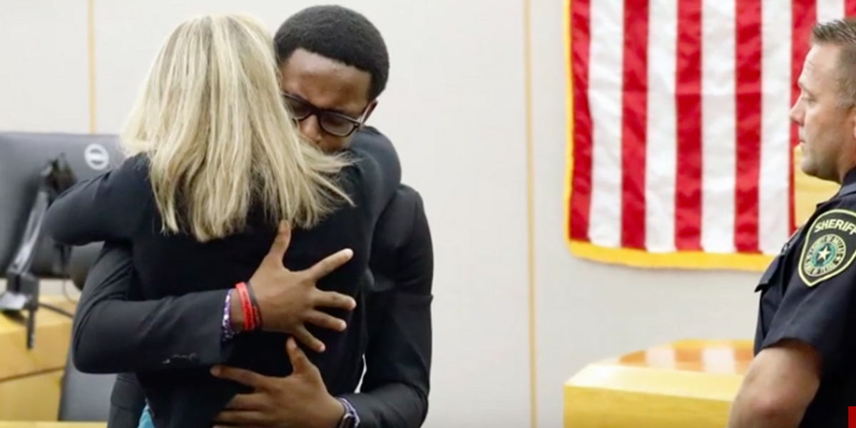 Amber Guyger Sentenced To 10 Years, Multiple Hugs - Wonkette Amber Guyger Sentenced To 10 Years, Multiple Hugs - Wonkette