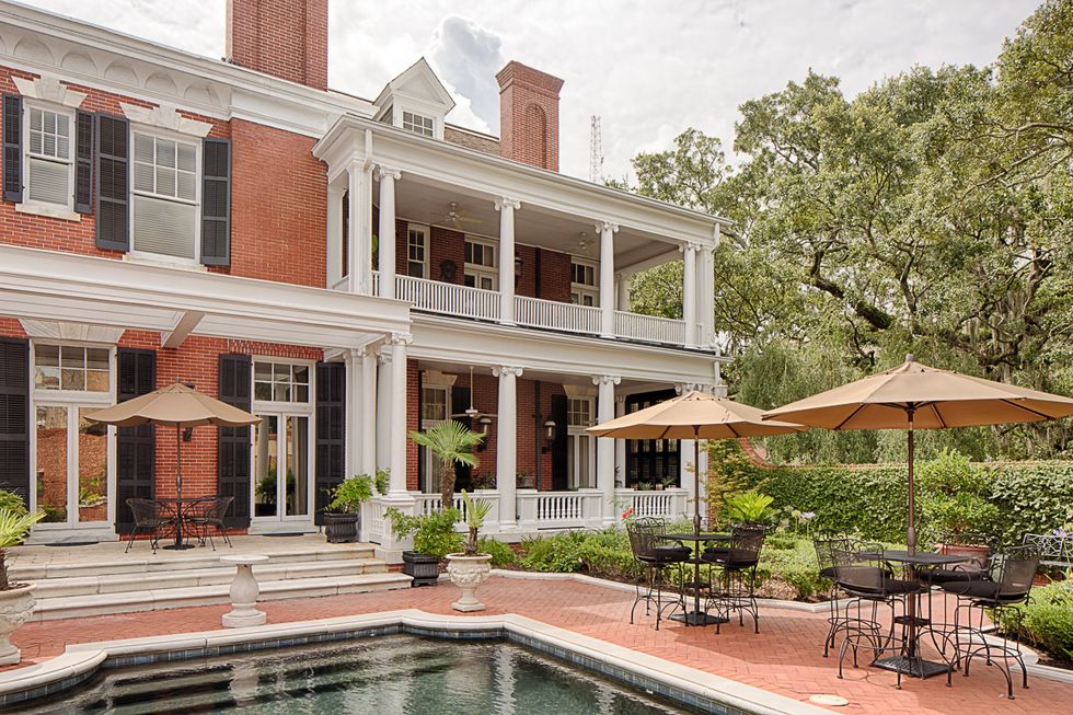 The interior of this elegant Savannah mansion is dreamy and it can be ...