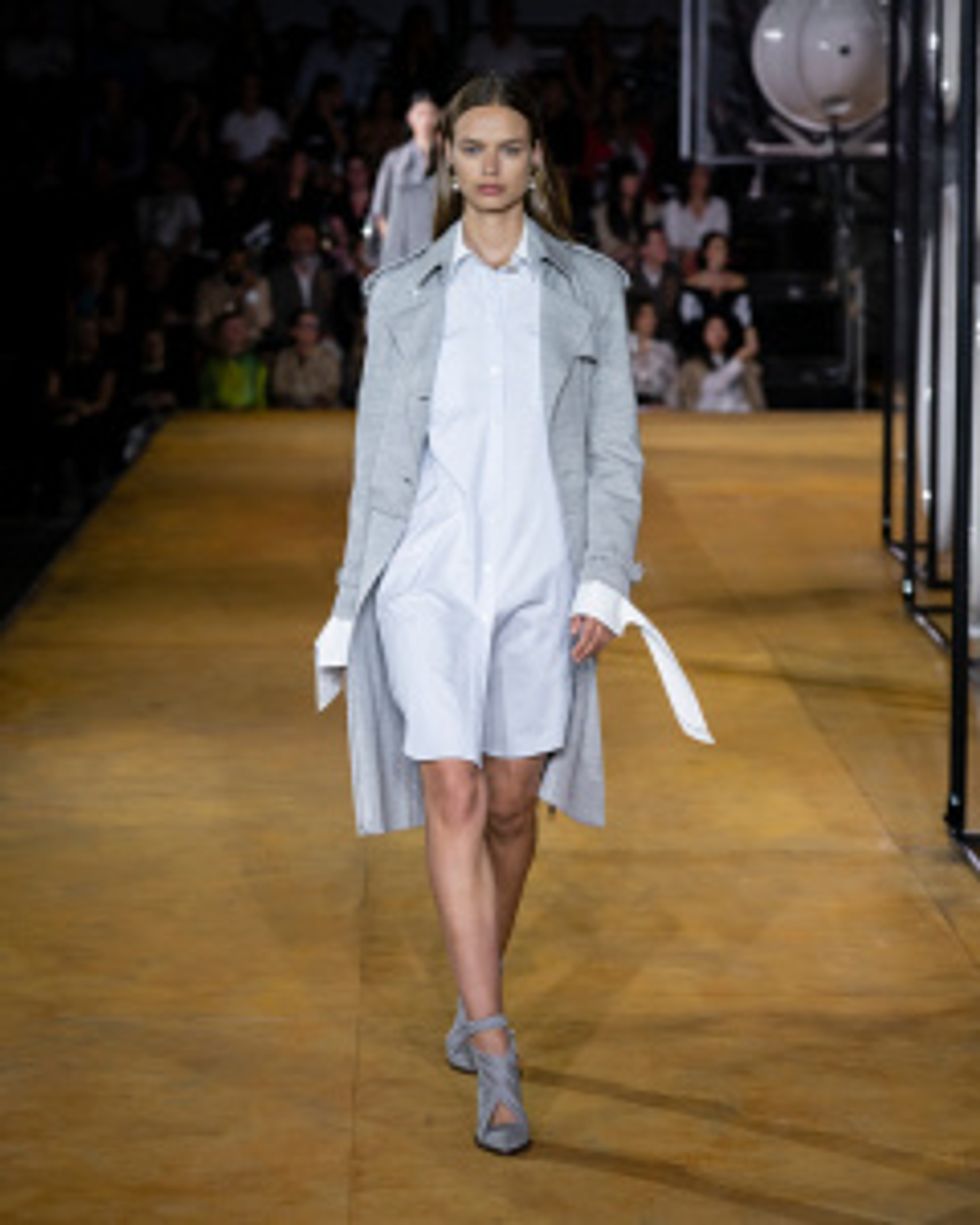 BLACKPINK's Jisoo Attends Burberry Spring 2020 - PAPER Magazine