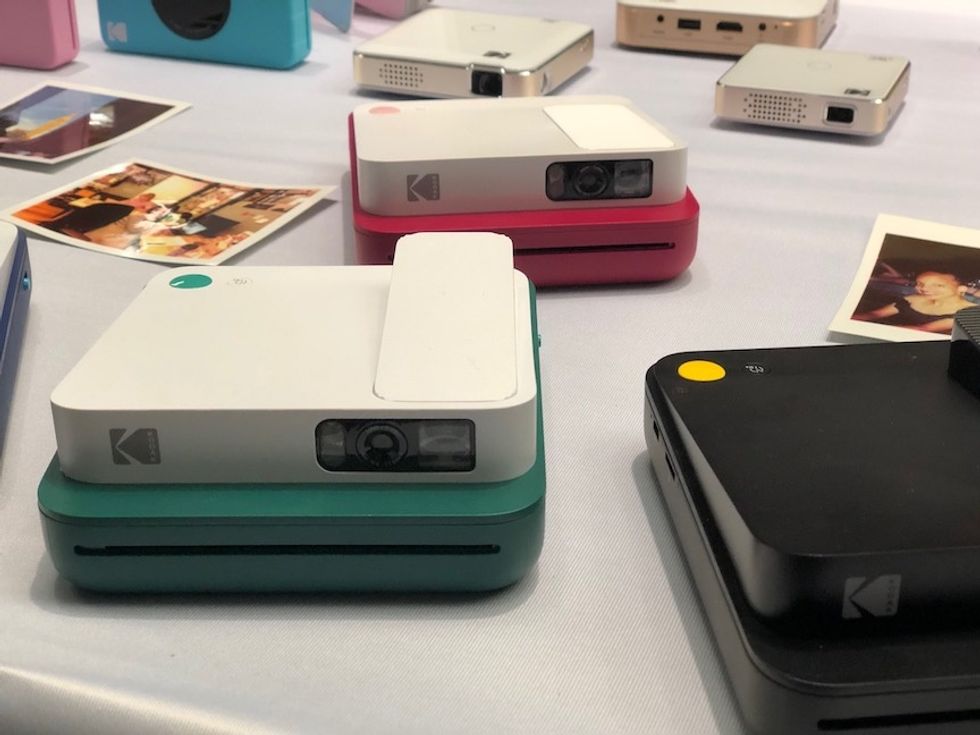 Digital cameras and displays are the holiday gift of 2019 - Gearbrain