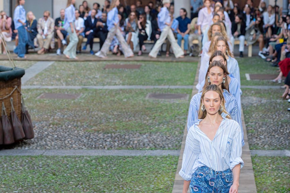 Etro Showed One of the Most Memorable Finale Walks in Milan - PAPER ...