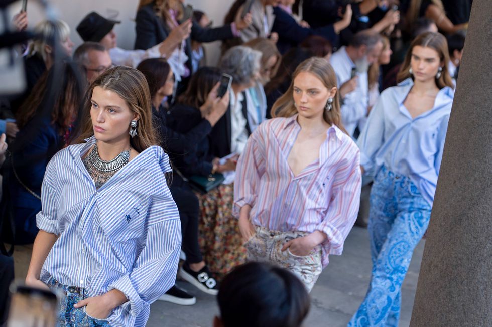 Etro Showed One of the Most Memorable Finale Walks in Milan - PAPER ...