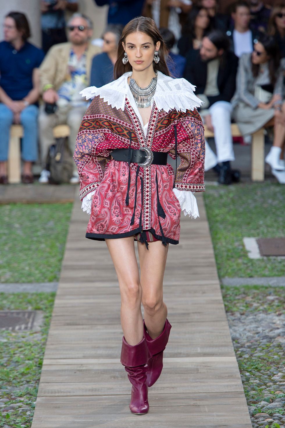 Etro Showed One of the Most Memorable Finale Walks in Milan - PAPER ...