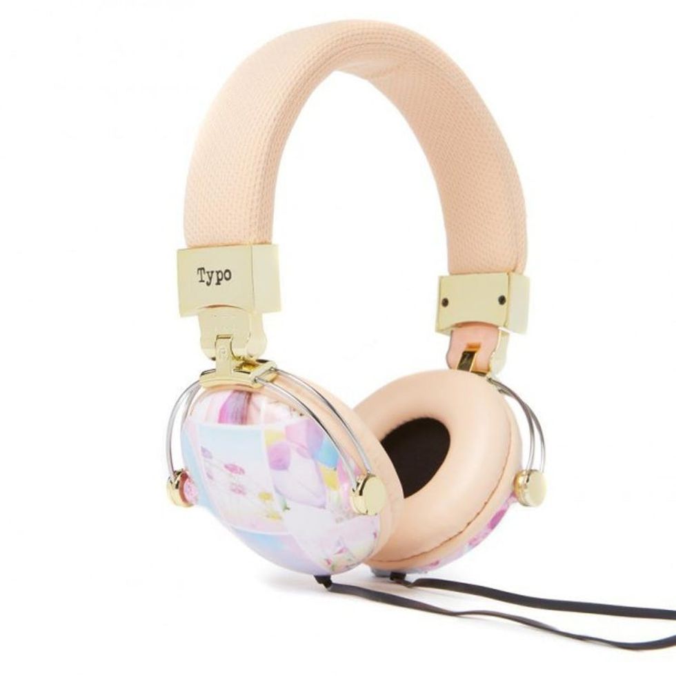 10 Stylish Headphones to Rock on Your Commute - Brit + Co