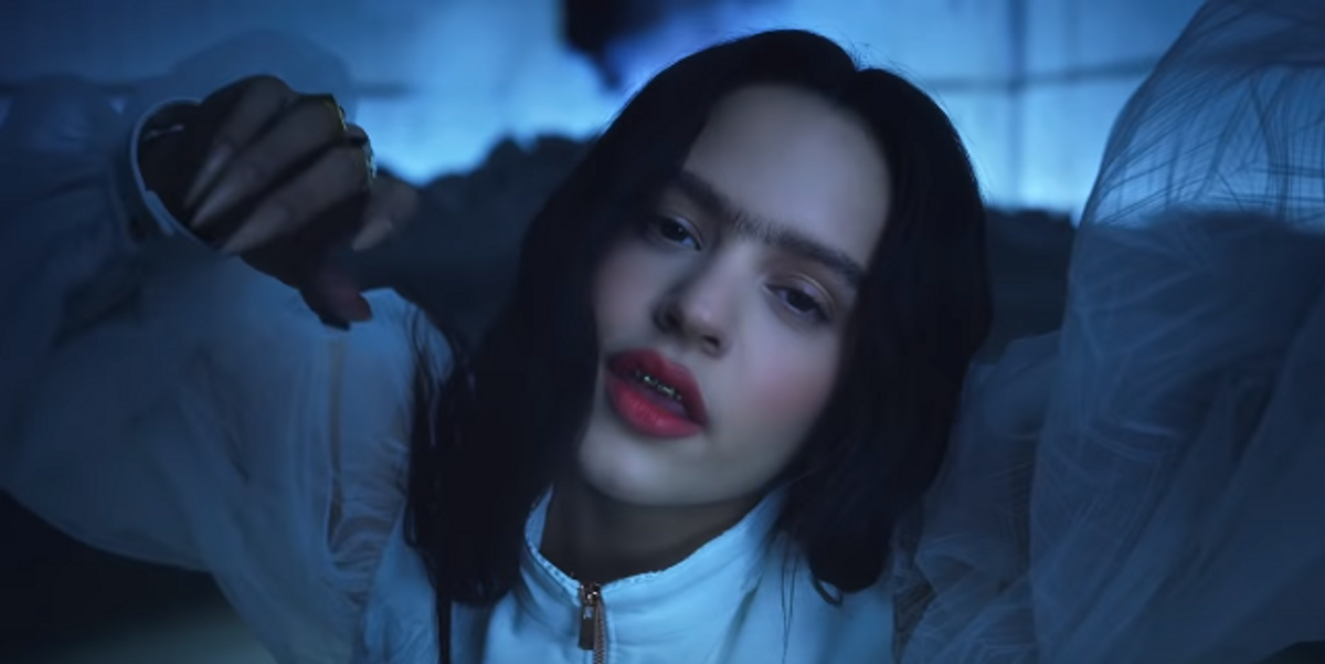 Rosalía Sports A Unibrow In A Palé Video Paper