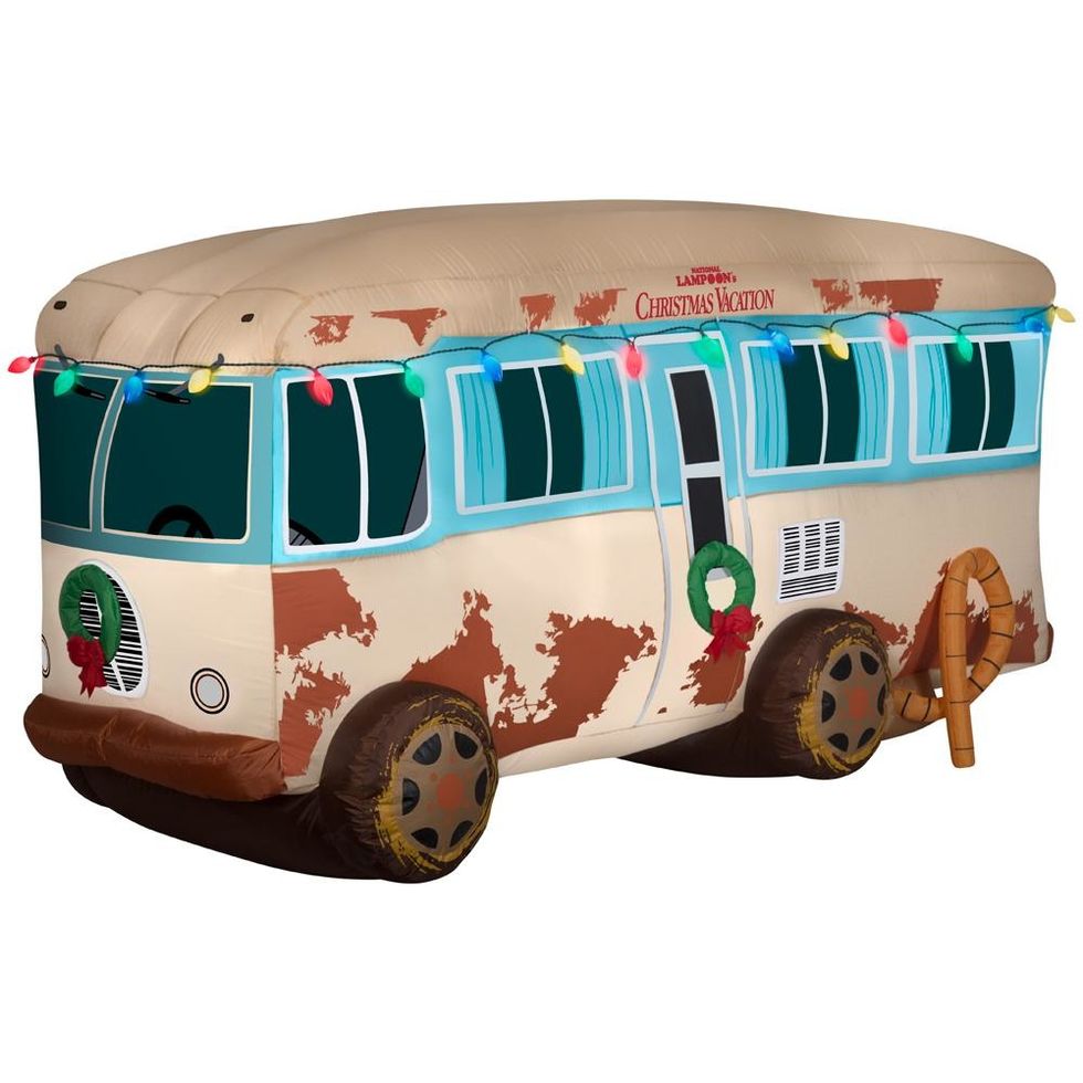 This inflatable 'Christmas Vacation' RV is peak holiday yard decor - It ...