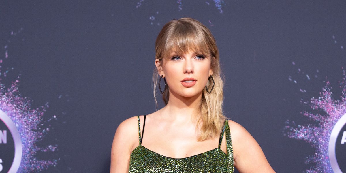 Watch Taylor Swift AMAs Full Performance: "The Man" - PAPER Magazine
