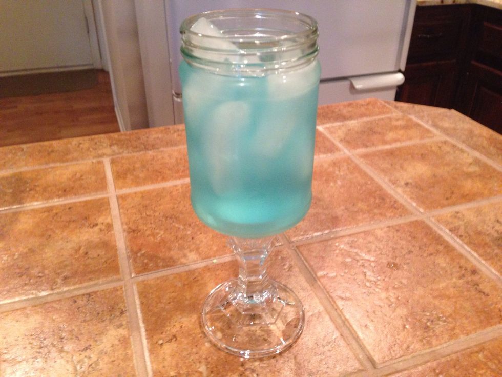 How to mix up blue lemonade - B+C Guides