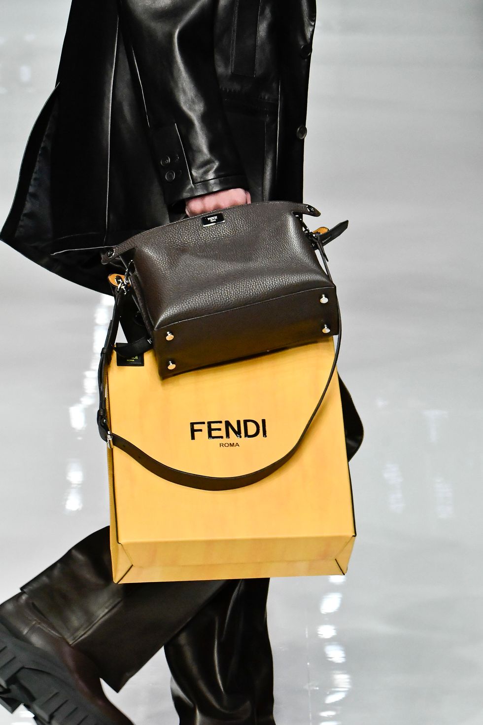A Fendi Model's Coat Changed Colors at Its Fall 2020 Show - PAPER Magazine