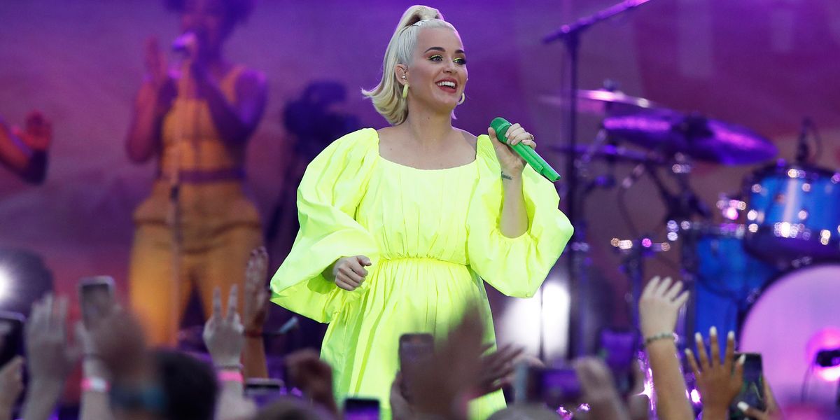 Katy Perry Wore A Neon Yellow Valentino Dress In Australia - NYLON