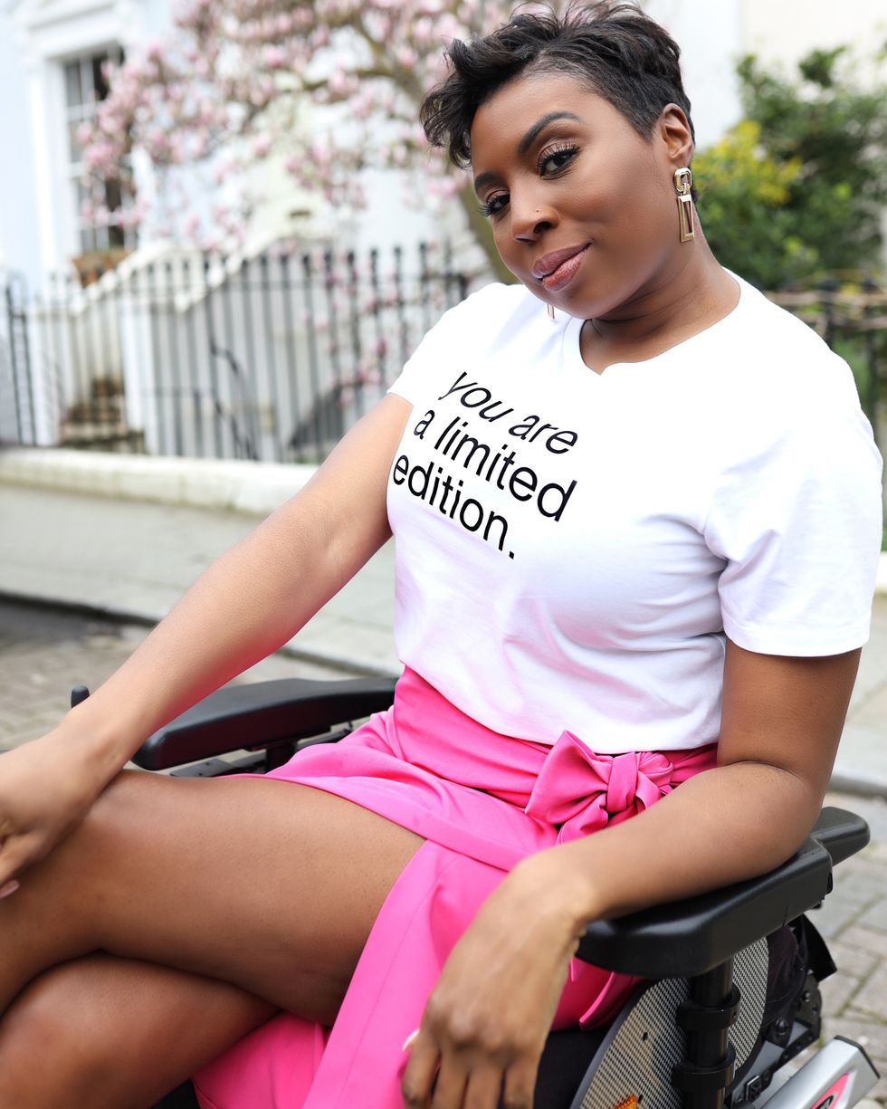 Model Clara Holmes Talks Being Wheelchair-Bound While Slaying The ...