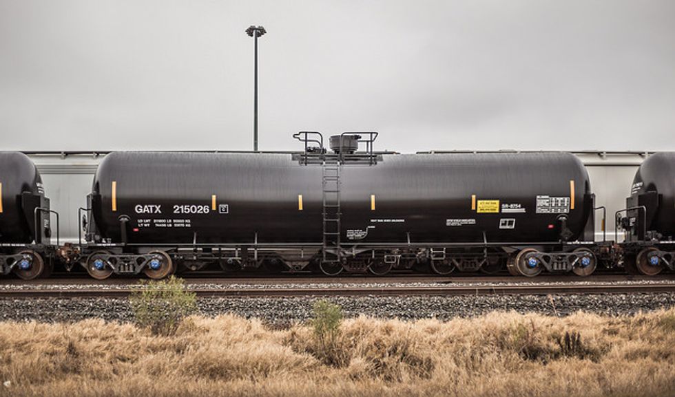 Derailments Spur Push For Safer Railroad Oil-Tank Cars - National Memo