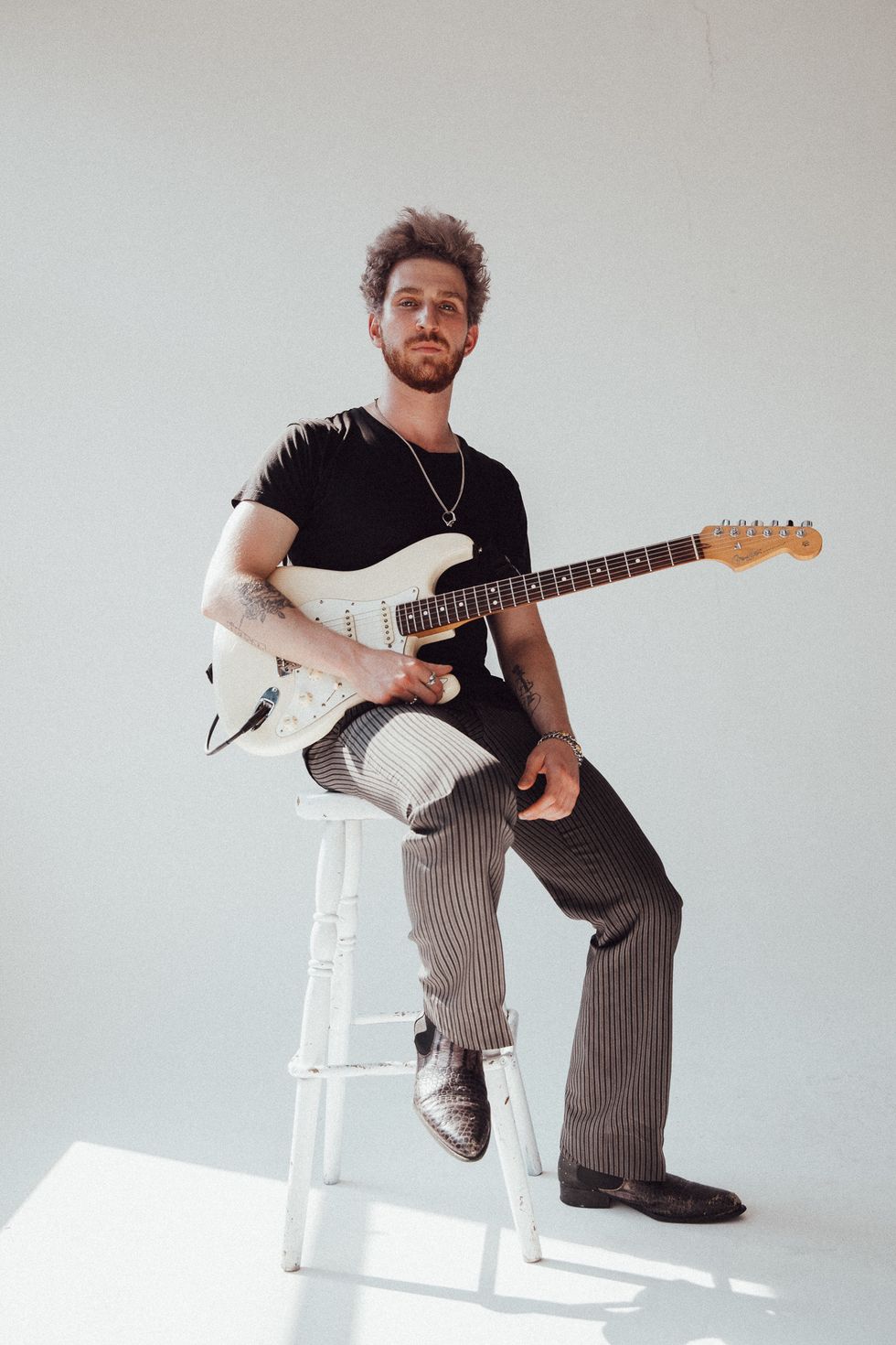 Two Feet Performs "I Feel Like I'm Drowning" Acoustic - PAPER Magazine