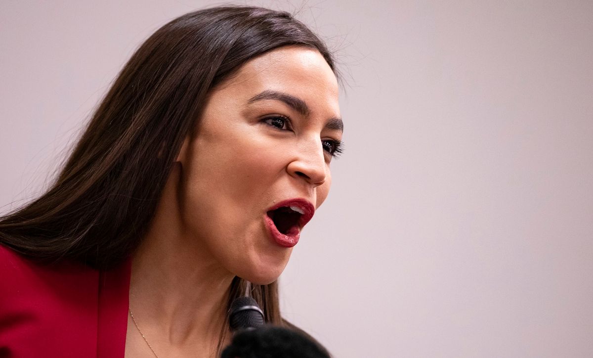 AOC celebrates plunge in crude prices: 'You absolutely love to see it ...