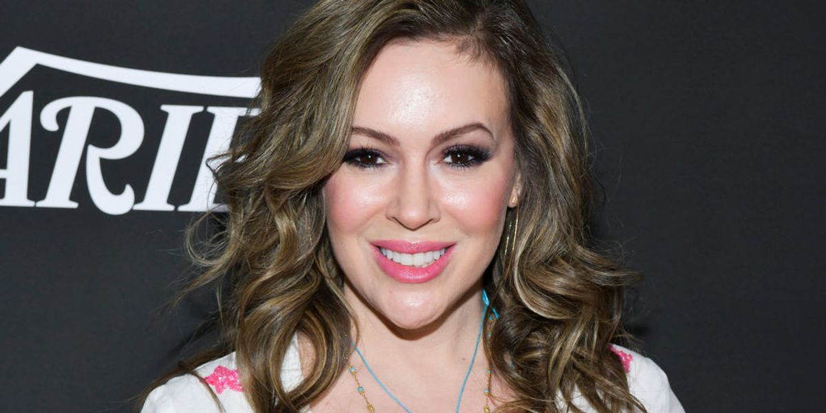 Twitter reacts: Alyssa Milano's knitted face mask with holes - TheBlaze