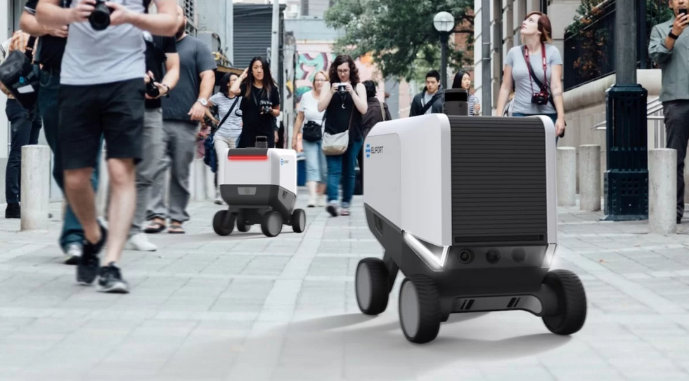 7 robotic delivery companies, including Amazon, Nuro, AutoX - Gearbrain 7 robotic delivery companies, including Amazon, Nuro, AutoX - Gearbrain