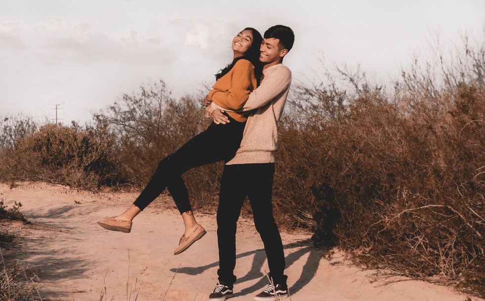 5 People Shared How They Met Their First Loves