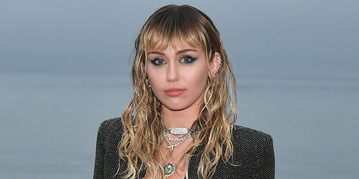 Miley Cyrus Reveals She Was Attracted to Girls "Way Before" Guys ...