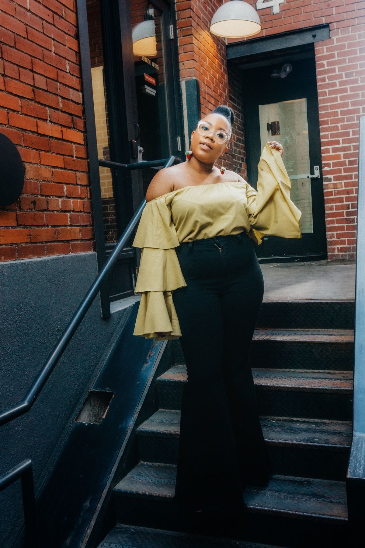 Statement Top + Flare Jeans - xoNecole