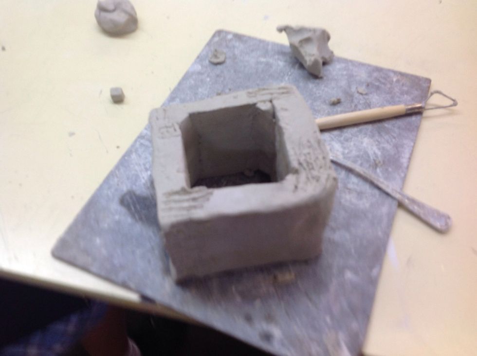 How to create a sculpture out of clay - B+C Guides