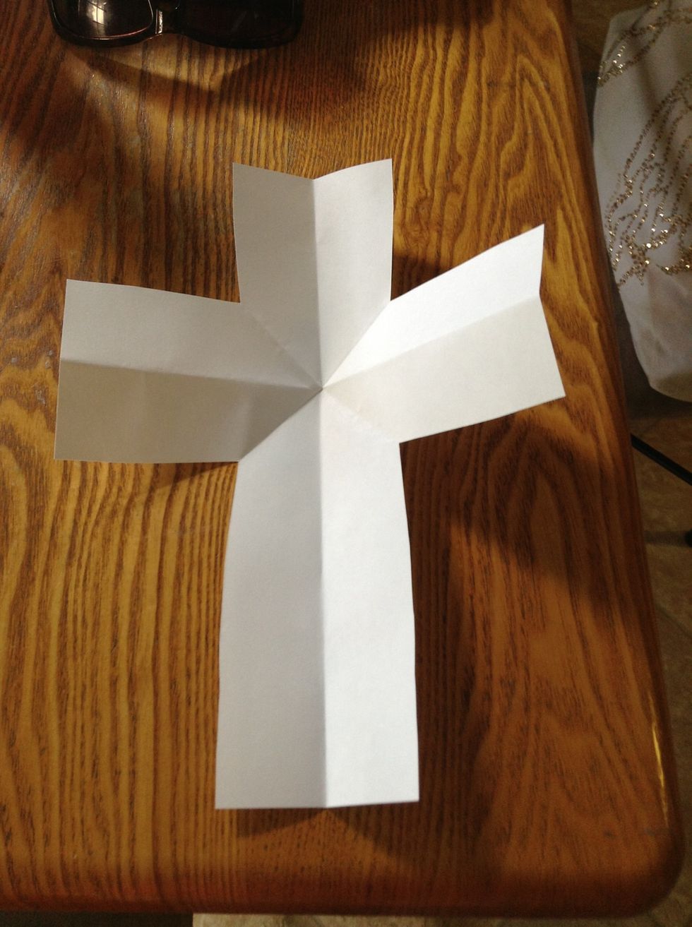 How to create an origami cross - B+C Guides