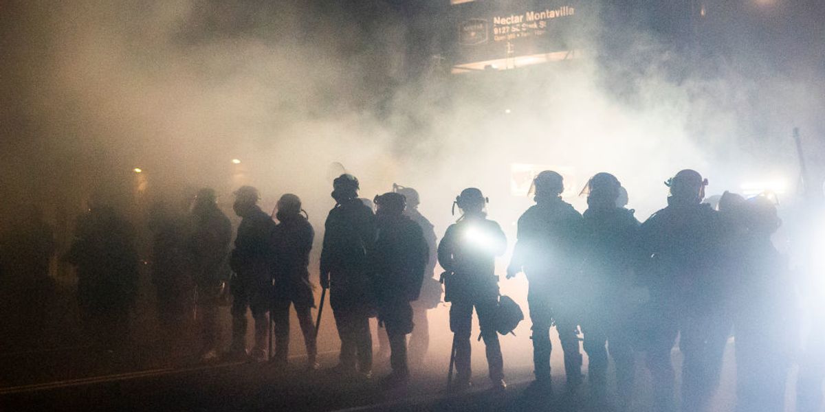 Photojournalist discovers left-wing anarchists cause riots - TheBlaze