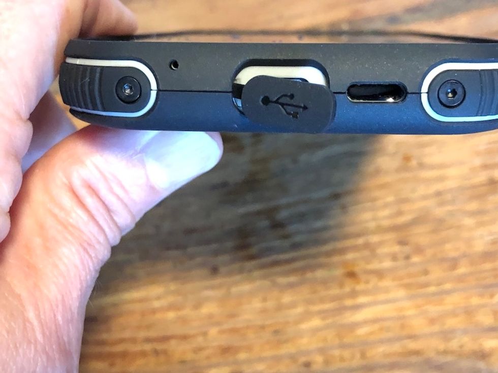 Cat 42 Review: A $299 smartphone that’s simple and hardy - Gearbrain