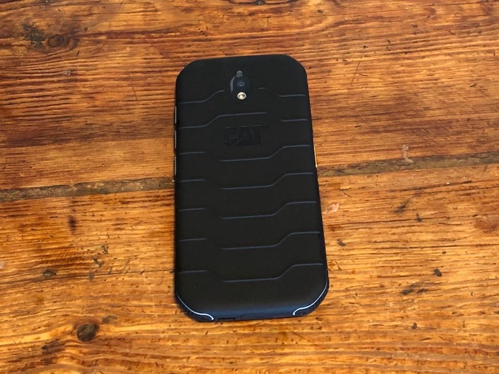 Cat 42 Review: A $299 smartphone that’s simple and hardy - Gearbrain