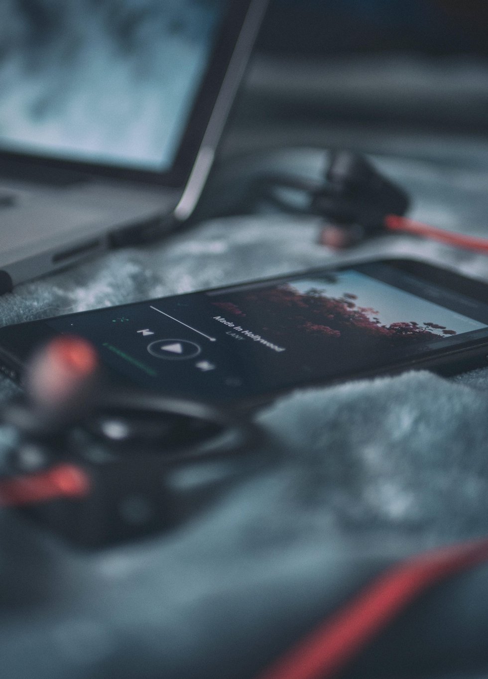 26 Emo Songs To Add To Your December Playlist To Get You In The Mood 26-emo-songs-to-add-to-your-december-playlist-to-get-you-in-the-mood